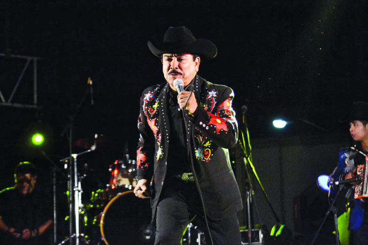 Bailan al ritmo de Lorenzo de Monteclaro