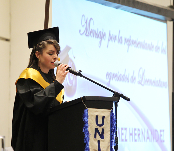 Finalizan estudios profesionales