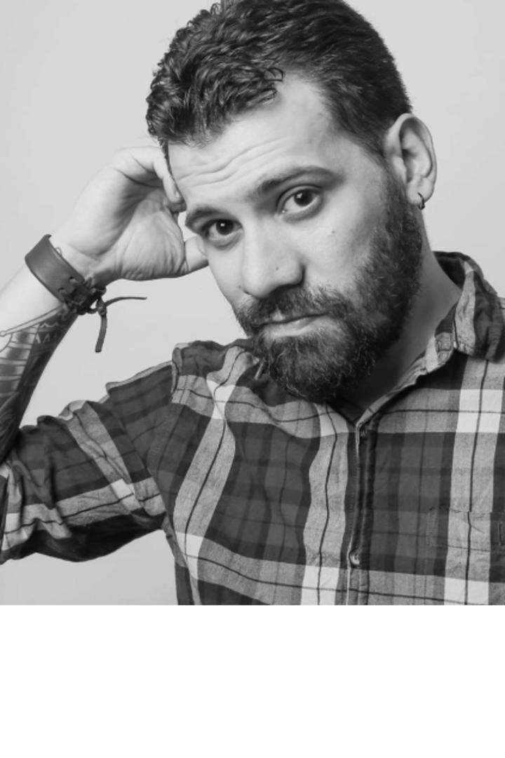 El actor Alex Gesso no descansa