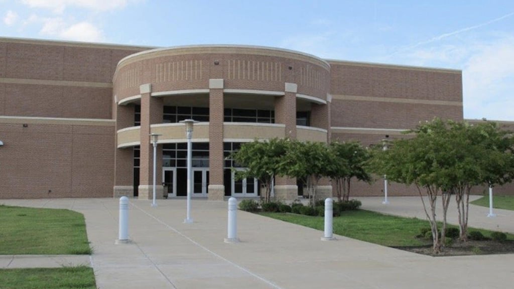Tiroteo En Escuela Secundaria De Texas Deja Varios Heridos
