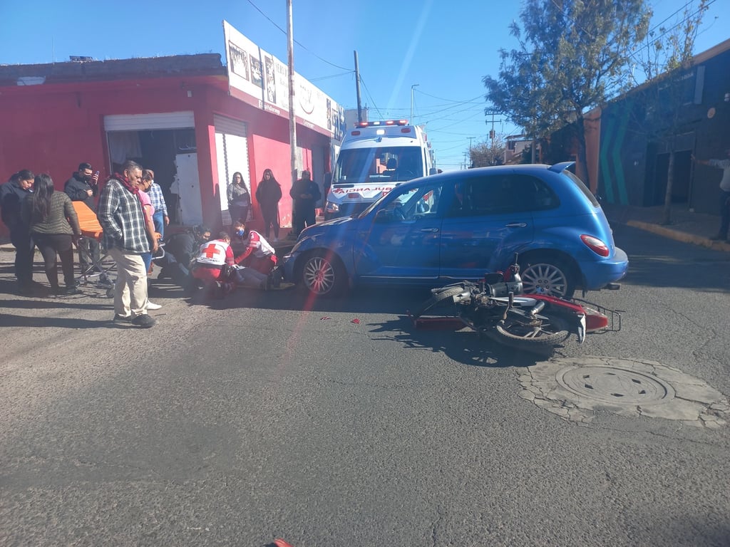 Motociclista Resulta Lesionada Tras Impacto De Camioneta