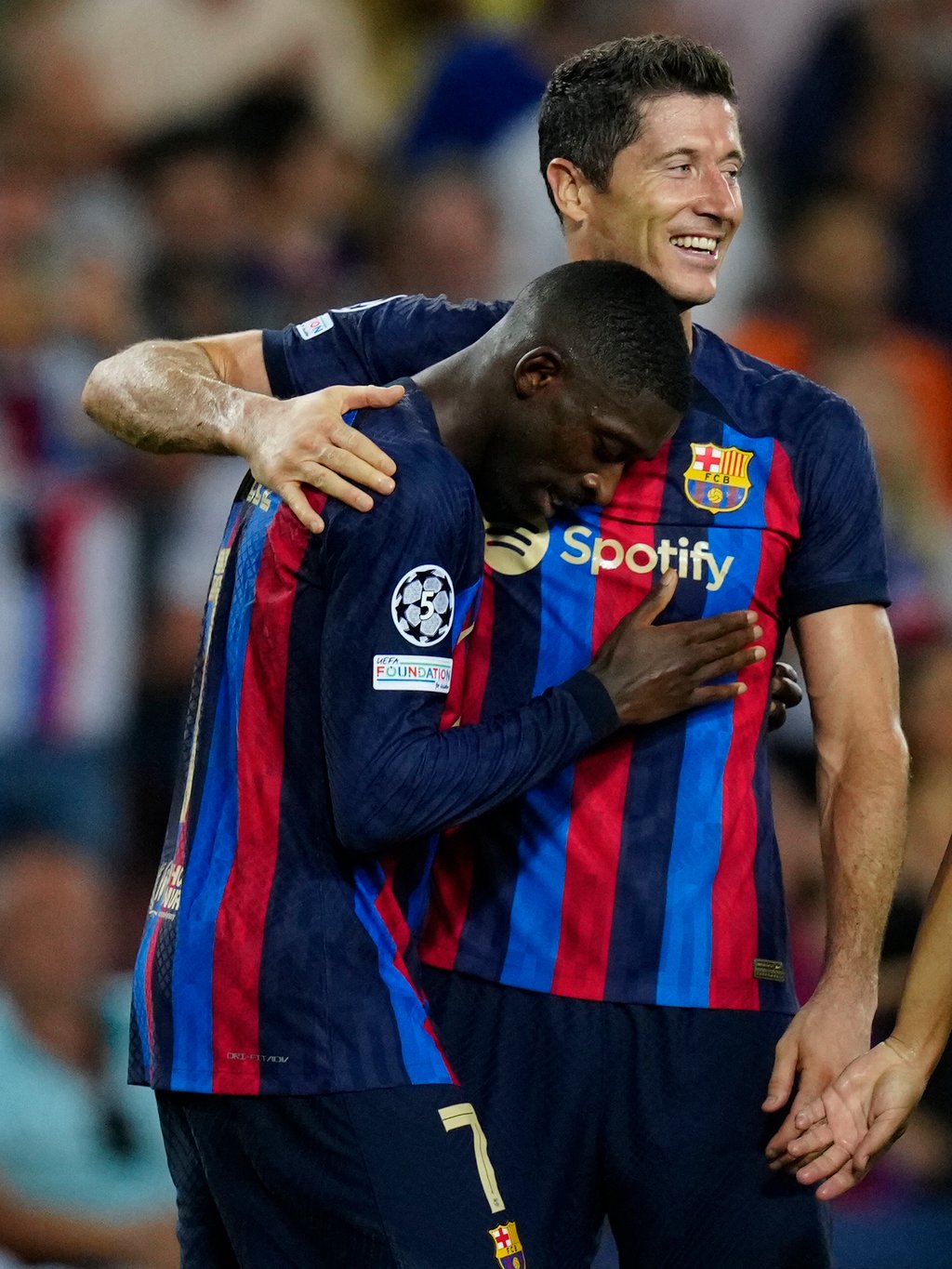 Lewandowski se regala un triplete