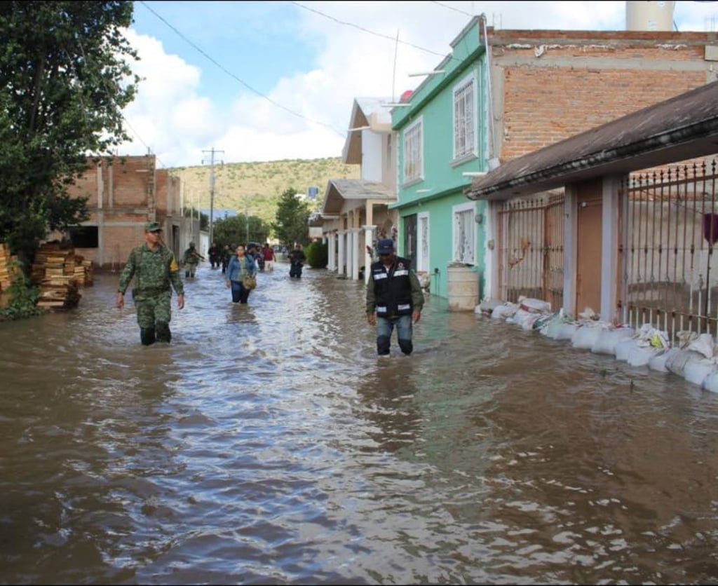 Legisladores donarán víveres a afectados