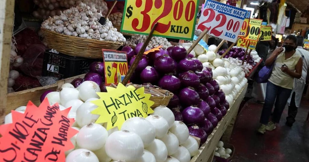 Reportan la venta de cebolla a casi 60 pesos el kilo