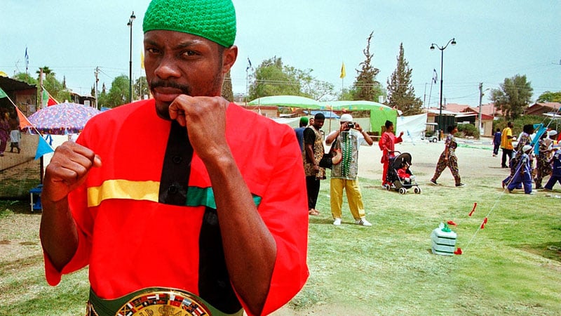 Un día como hoy, Keith Holmes retuvo su título Medio del WBC