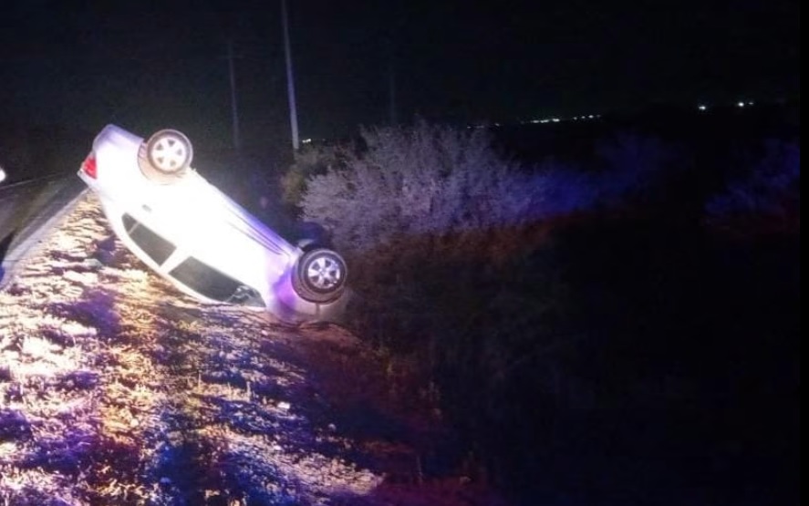 Conductor ebrio protagoniza volcadura en Gómez Palacio