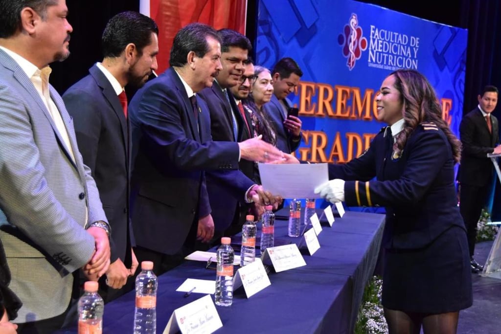 FAMEN entregó cartas a 144 jóvenes egresados