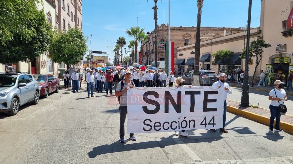 Sección 44 del SNTE exige pago inmediato de aguinaldo