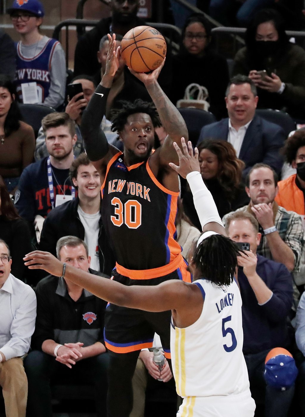 Knicks aplastan a los Suns