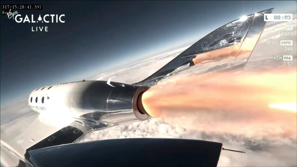 Virgin Galactic realiza su primer vuelo espacial comercial