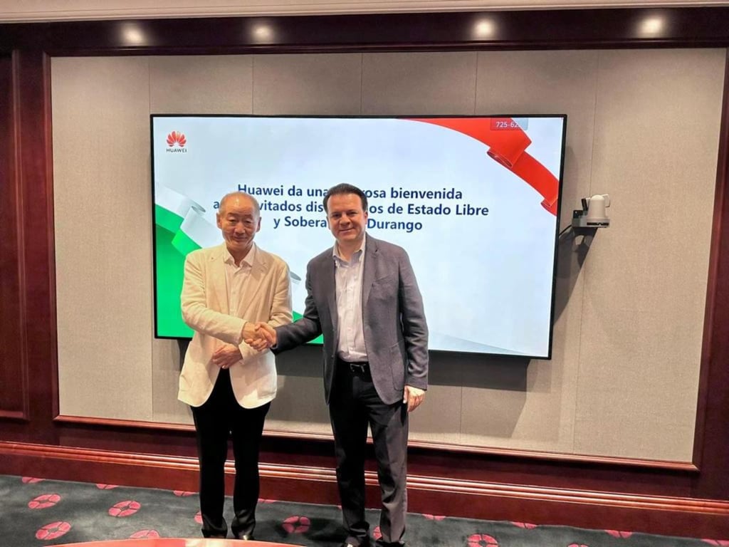 Construye Esteban Villegas alianzas con gigante Huawei