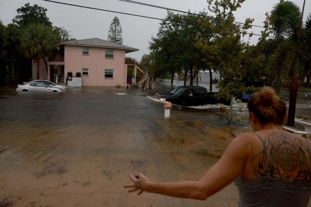 'Idalia' deja más de 250 mil hogares sin luz en Florida 'Idalia' deja más de 250 mil hogares sin luz en Florida