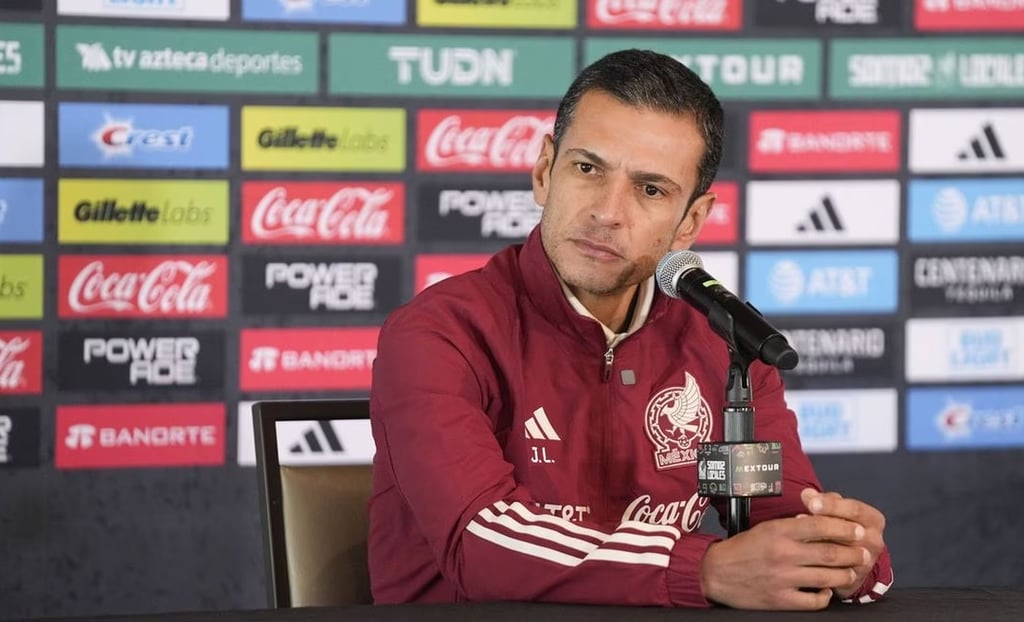 Jimmy Lozano defiende la convocatoria de Raúl Jiménez y Héctor Herrera