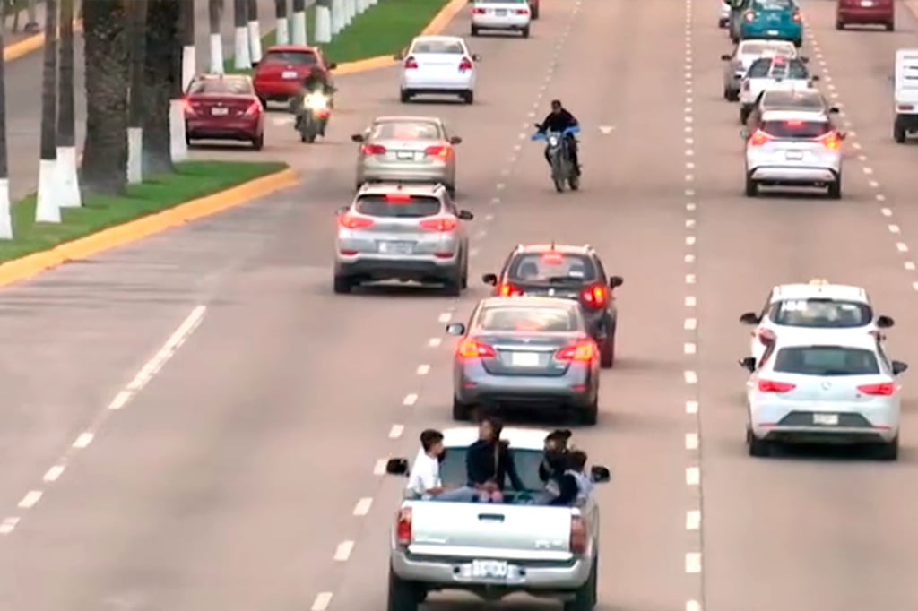 VIDEO: Graban persecución de motociclista en contra por Felipe Pescador VIDEO: Graban persecución de motociclista en contra por Felipe Pescador