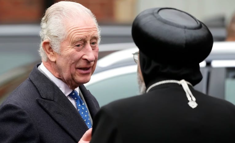 Designan a jefe médico de Casa Real británica