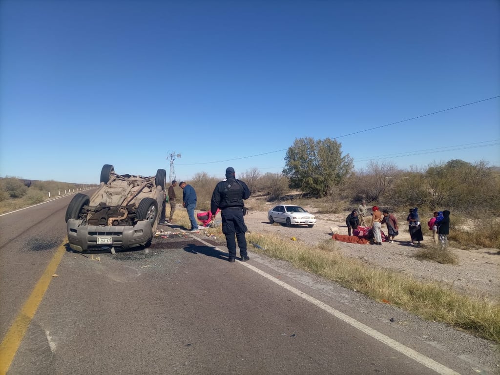 Volcadura En La Carretera Gómez Palacio Jiménez Deja Una Mujer Y Un