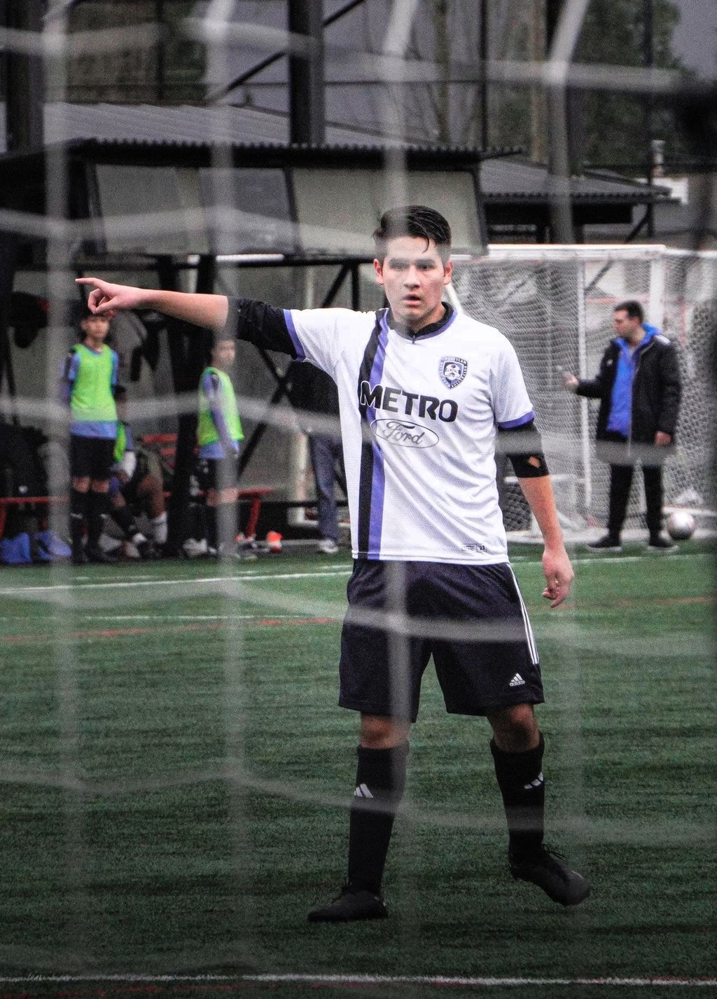 Fernando Estrada busca abrirse camino en el futbol de Canadá