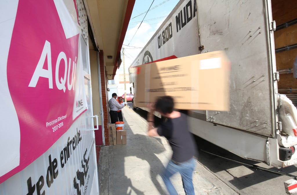 Material electoral llega a los 4 distritos federales de Durango