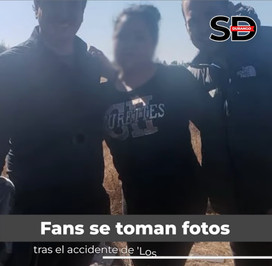 Fans Se Toman Fotos Tras El Accidente De Los Alegres Del Barranco