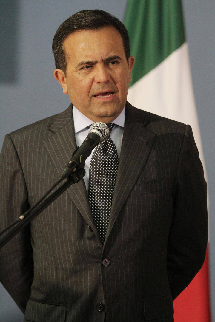 Defiende Guajardo economía mexicana ante cónsules