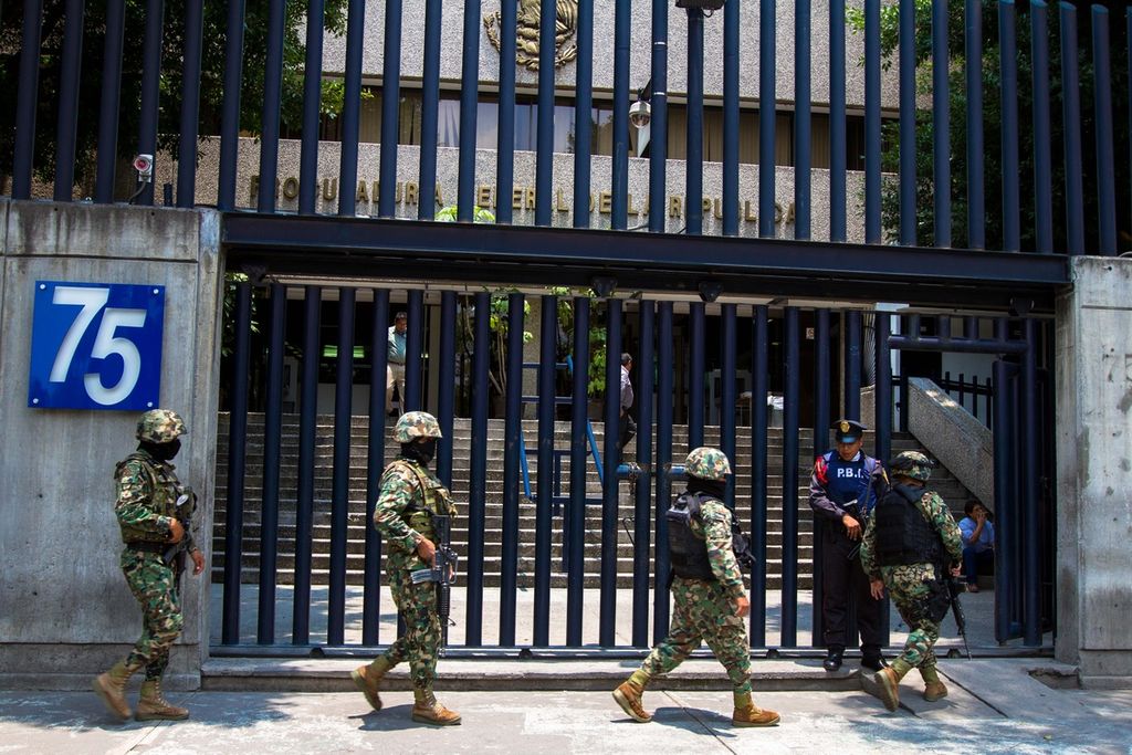 Arriba 'El Menchito' a la SEIDO