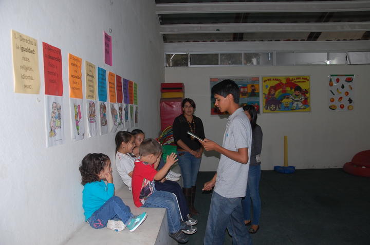 Cuidan a sus hijos en el trabajo