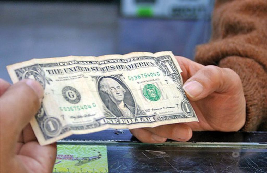 Repunta dólar a $18.73