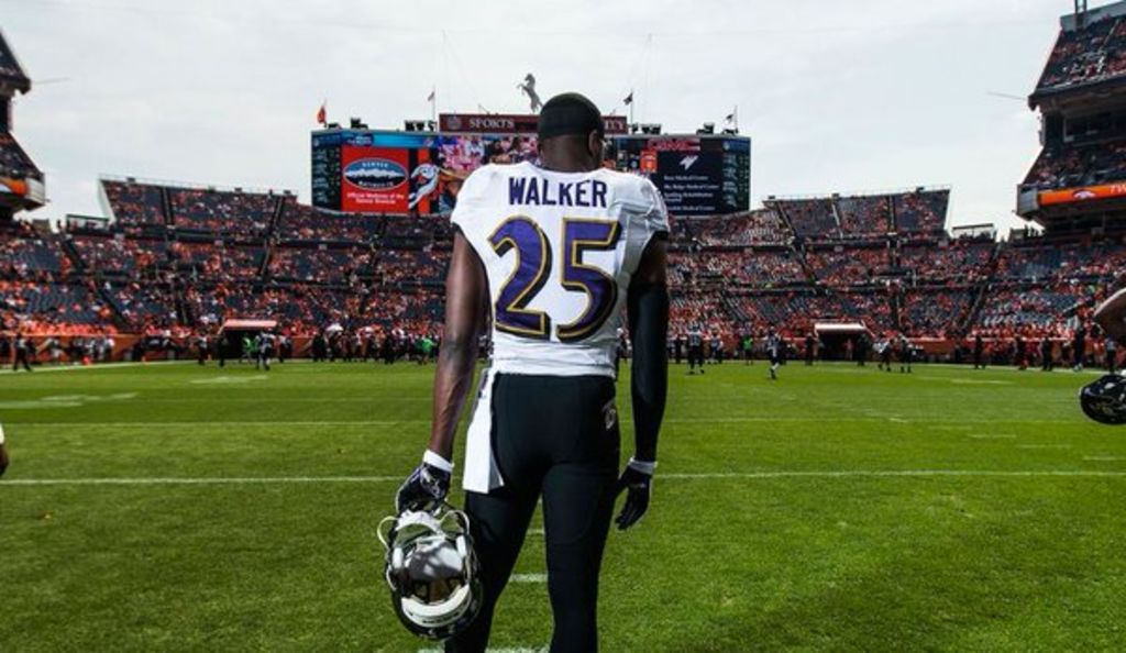 Fallece jugador de Ravens tras accidente en moto