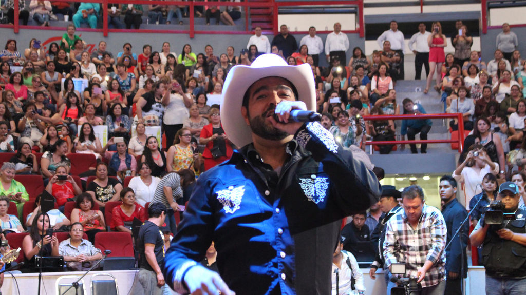 Celebran con Pablo Montero