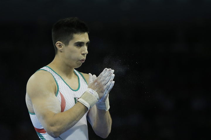 Plata para Daniel Corral