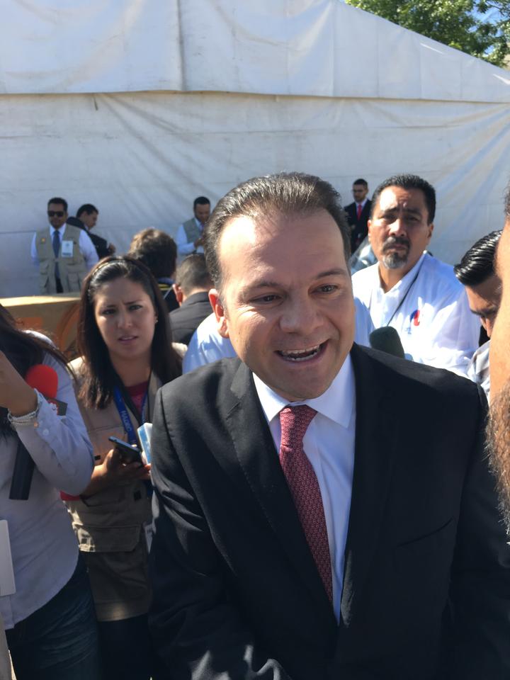 También Esteban llegó a la toma de posesión de Aispuro