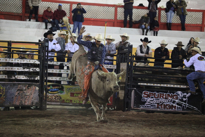 Cuernos Chuecos llega a Durango