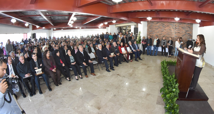 Reconocen en Gómez Palacio a personajes destacados