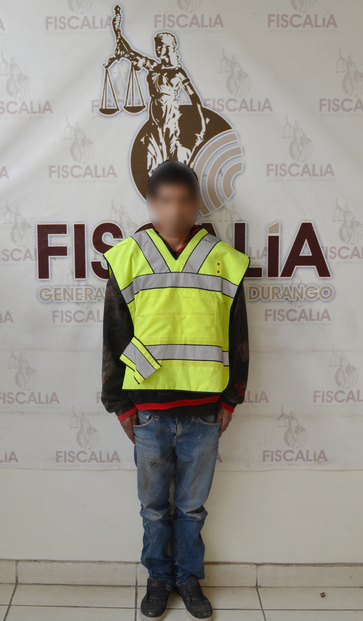 Encontró a ladrón armado en su casa