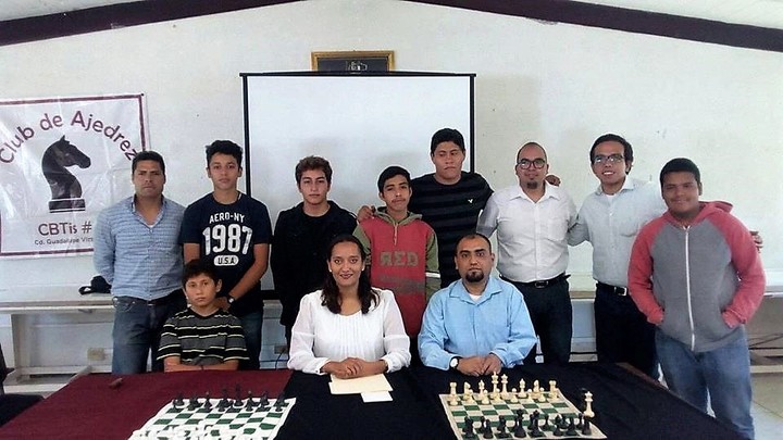 Promueven el ajedrez en CBTIS 42