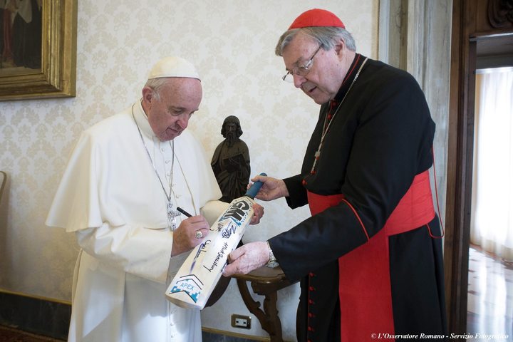 Acusan De Pederastía A Tesorero Del Vaticano