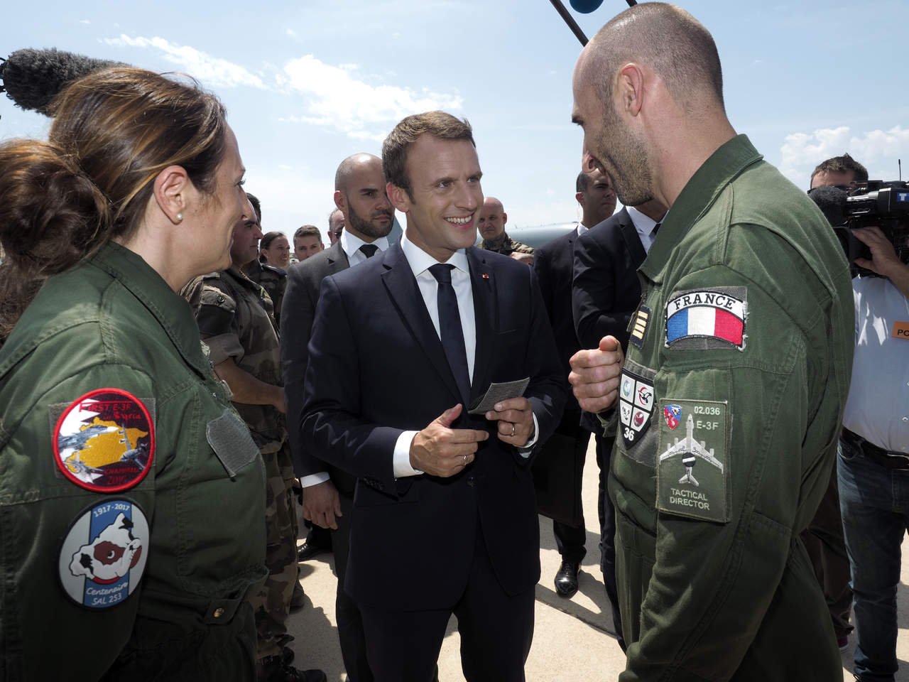 Anuncia Macron aumento del gasto militar de Francia