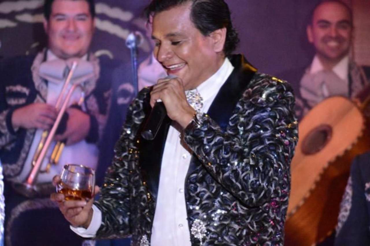 Investigan asesinato del imitador de Juan Gabriel