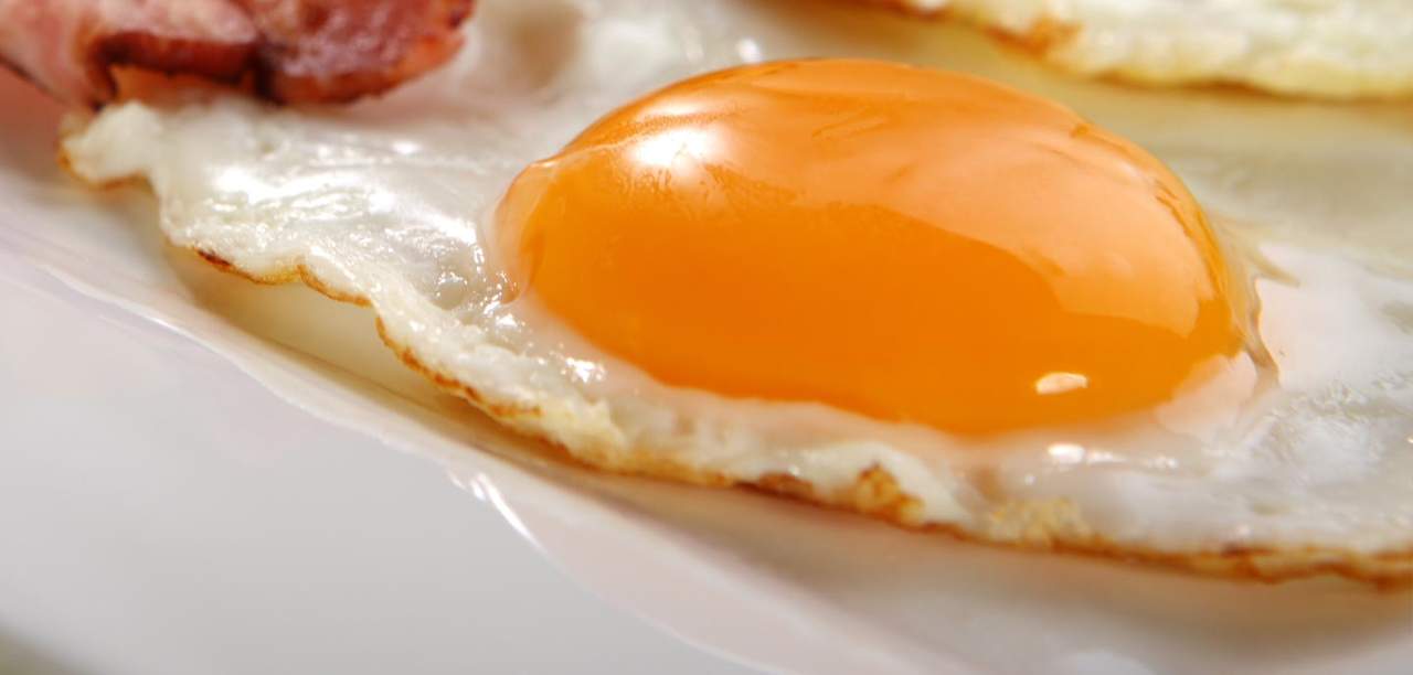 Estos alimentos podrían causarte mal olor corporal