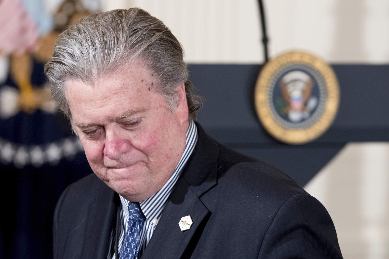 Vuelve Bannon a la web de ultraderecha tras salir de la Casa Blanca