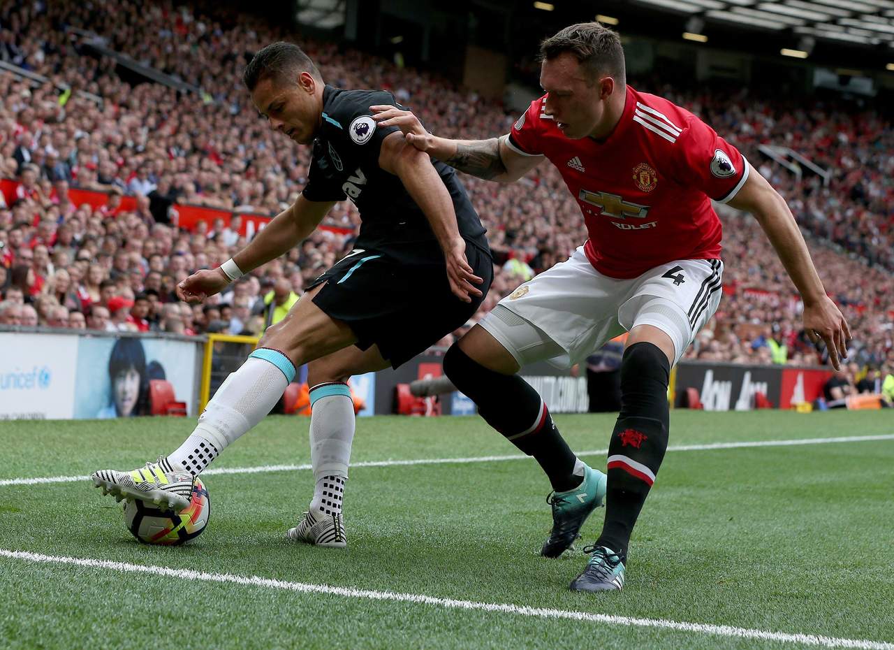 West Ham y 'Chicharito' debutan en la Copa frente a Cheltenham