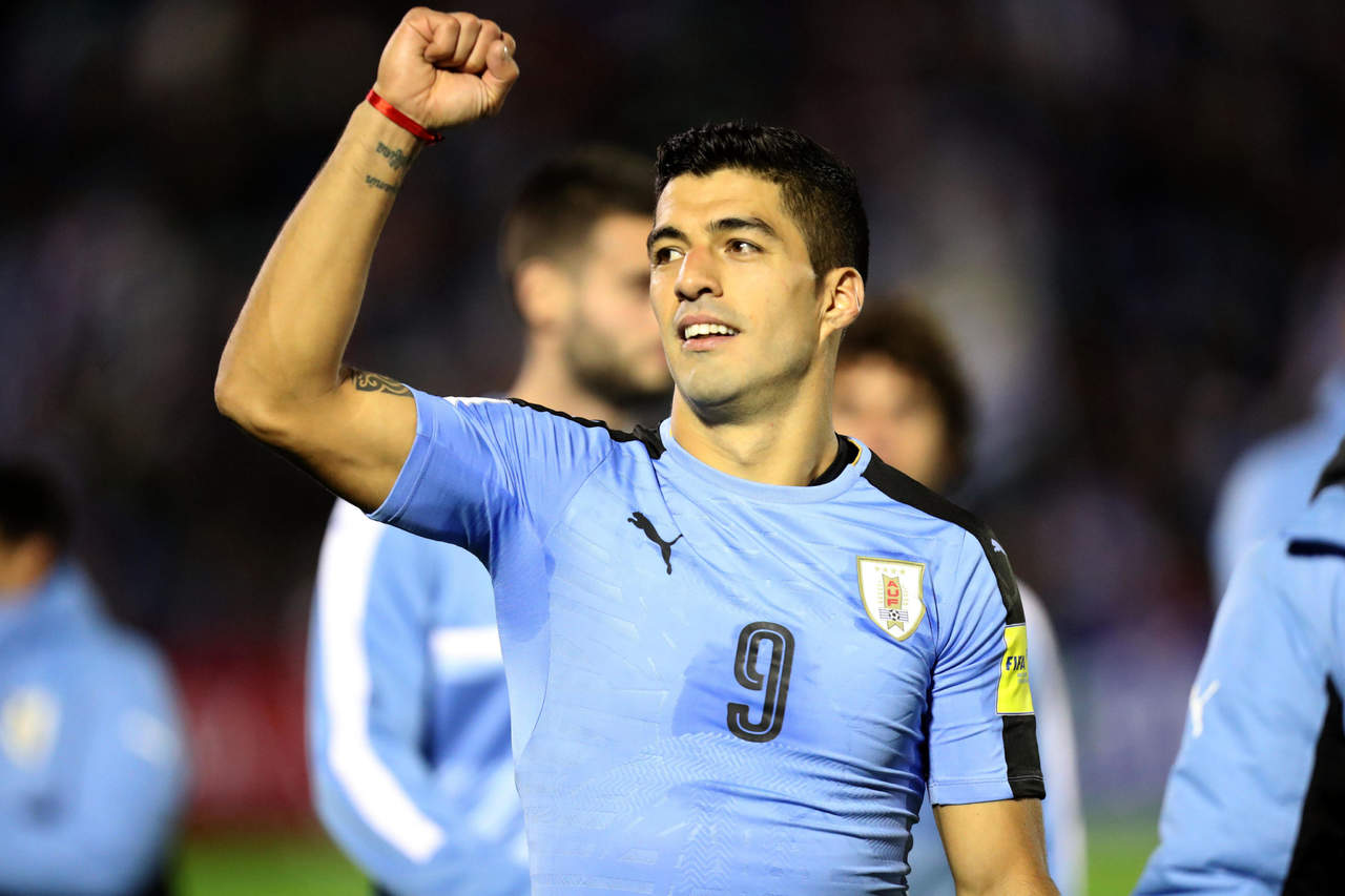 Luis Suárez, a diez años de su primer gol con Uruguay