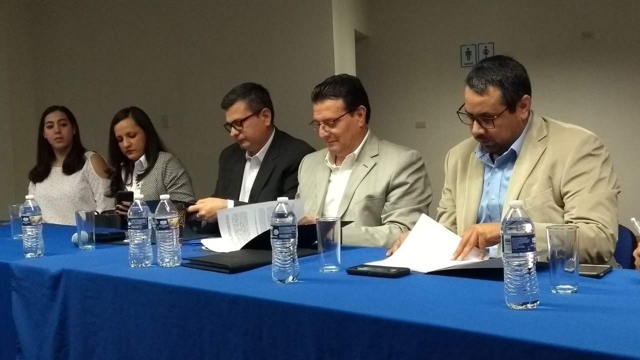 UTLD firma convenio para certificar a sus estudiantes