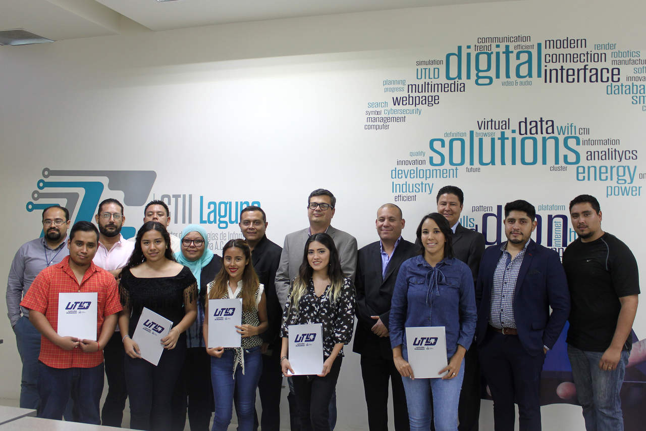 Se gradúa primera generación del Clúster de TII Laguna en la UTLD
