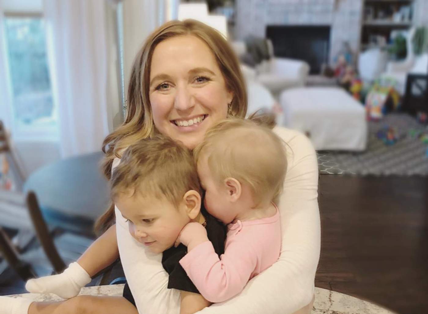 Descubre que sus hijos adoptivos son hermanos biológicos