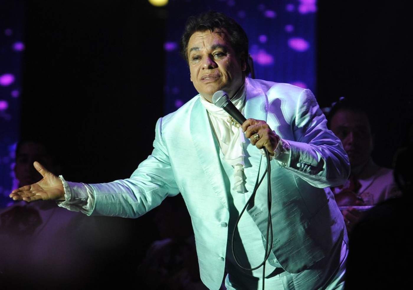 Juan Gabriel fue espiado por el Estado