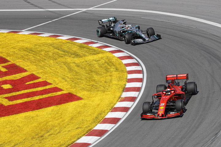 Ferrari va tras Mercedes