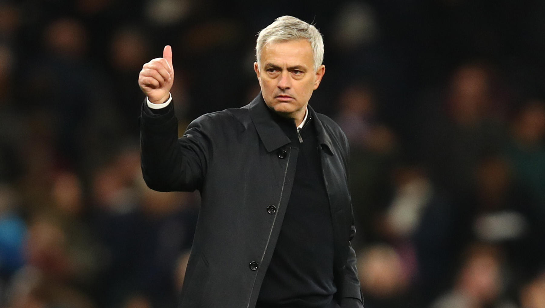 Mourinho sorprende a balonero del Tottenham