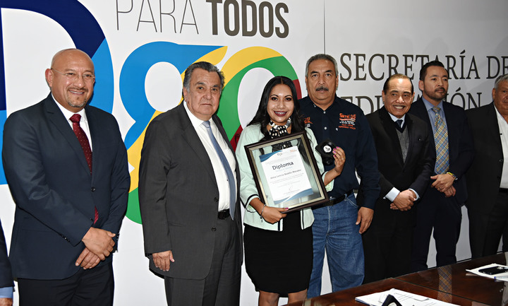 Entrega SEED presea 'Enrique W. Sánchez'