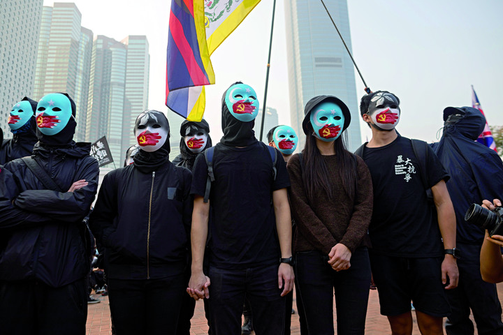 Protestan contra campos de uigures